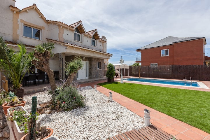 Casa, Chalet Cerca De Barcelona. - Corbera de Llobregat
