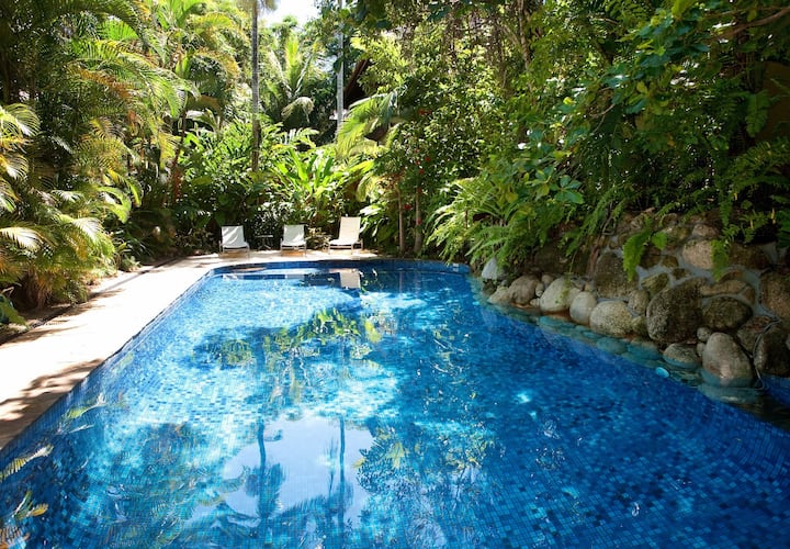 Coral Sea Villas Central Beachside Townhouse - Port Douglas