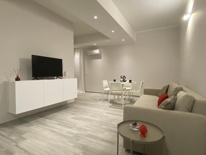 Petali Di Rosa Apartment 2 - 600m Dal Teatro Greco - Syracuse