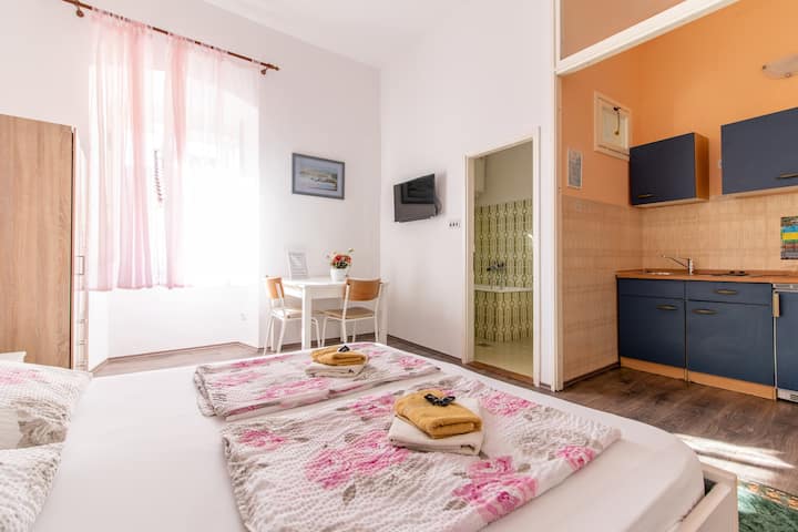 Studio Apartment Ana - Rab
