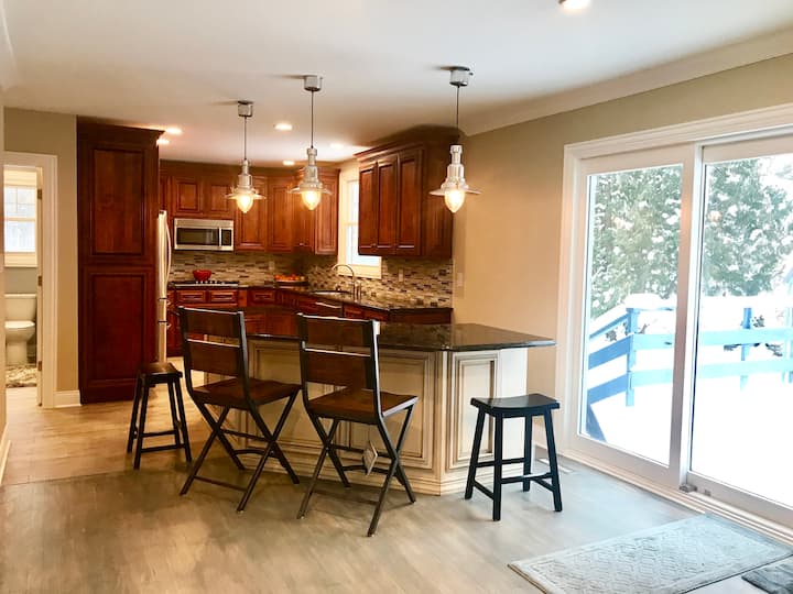 Dkm Cottage - 15 Minute Walk To Lake Michigan - Michigan City, IN