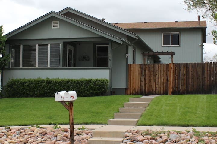 Family Friendly Home With Amazing Pikes Peak View! - Colorado Springs, CO