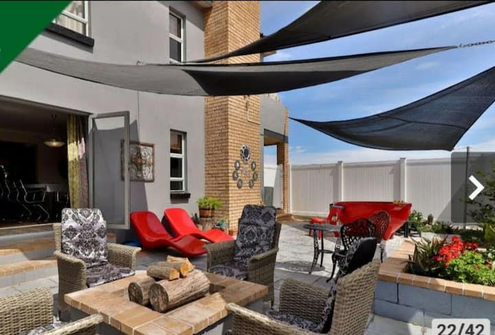 Casa Dianay
Stylish Self Catering House - Pringle Bay