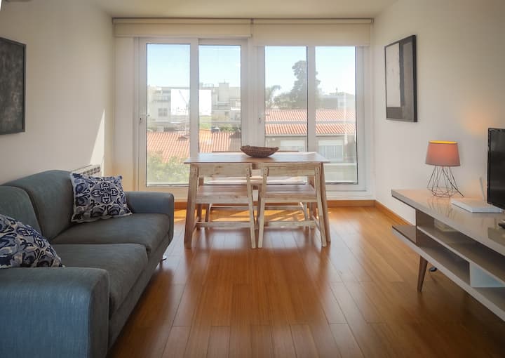 Two Bedrooms, Residential Area Close To The Sea - Montevideo