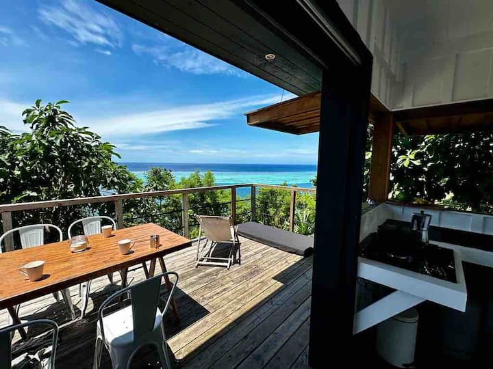 Cabane Autonome En Pleine Nature Avec Spot De Surf - French Polynesia