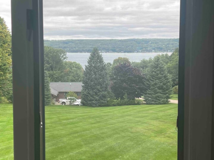 Amazing Lake Views From Hilltop - Boyne City, MI