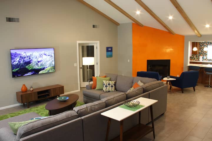 3 Master Suites! - 4br/4ba + Pool+ Spa + Billiards - Scottsdale, AZ