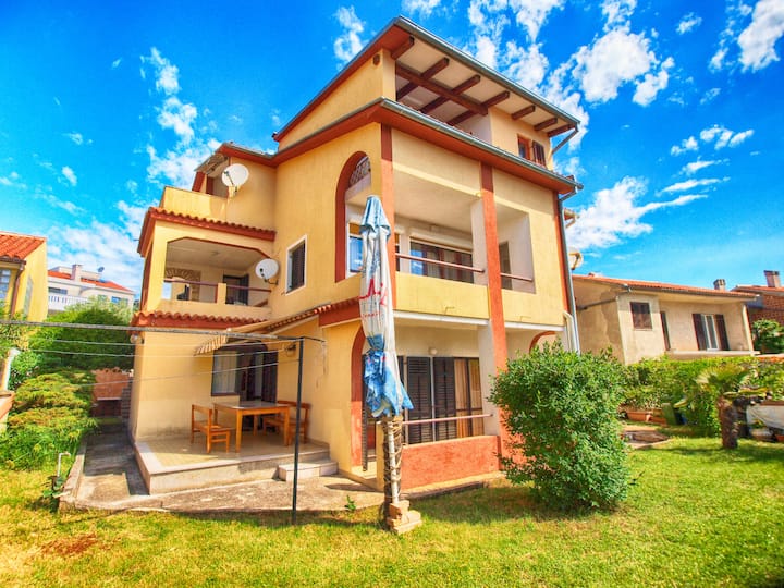 "1371" Big Apartment For 7 People In Ground Floor - Pula