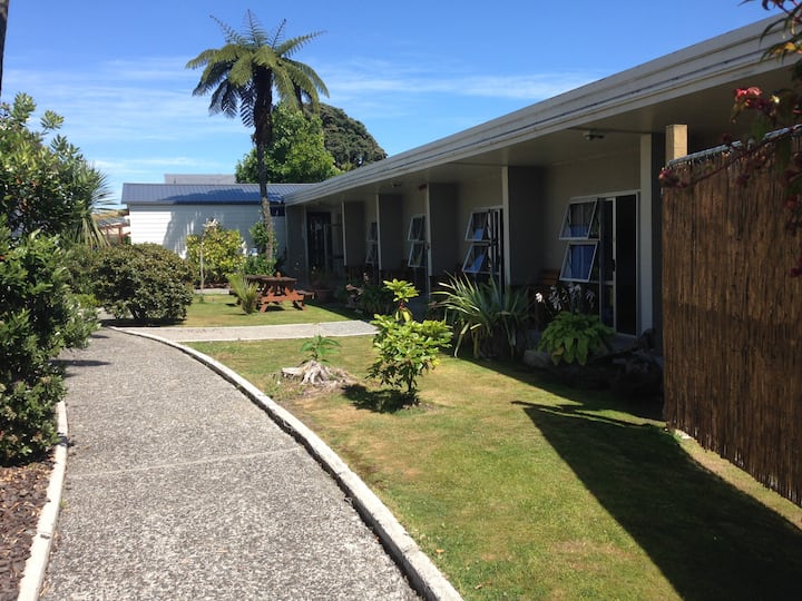 6 Bed Mixed Dorm, - Westport