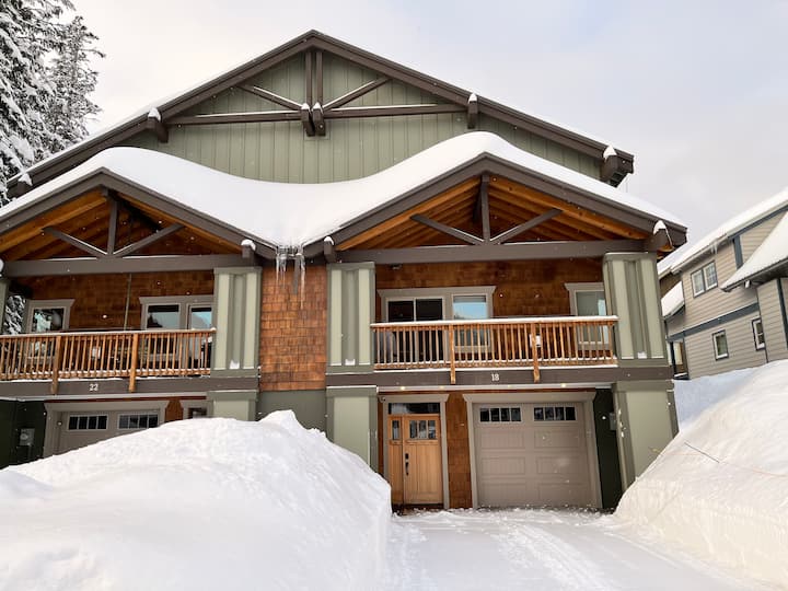 Summit West Ski Cabin - Snoqualmie Pass, WA