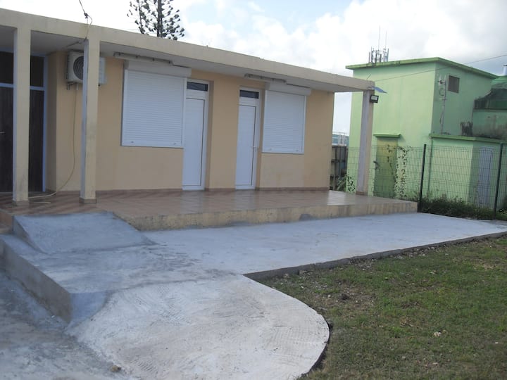 Chaleureuse Villa Saint Zano Sous Protection Video Et Parking Privé - Guadeloupe