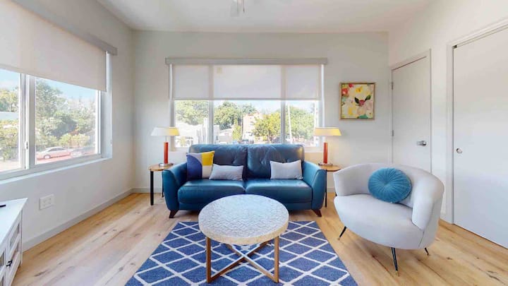 Comfortable 2/2 Villa In Lil Havana, Free Parking - Coral Gables, FL