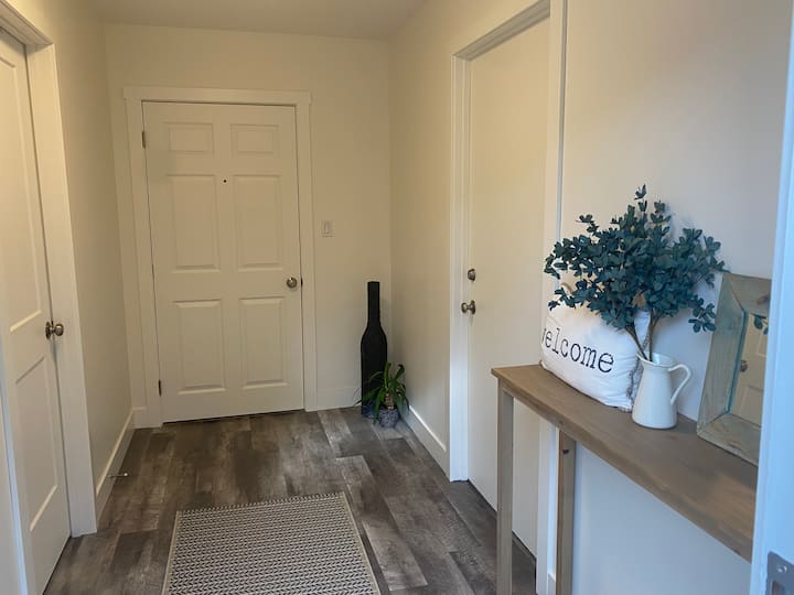 Bright And Cozy Private Suite - 因弗米爾