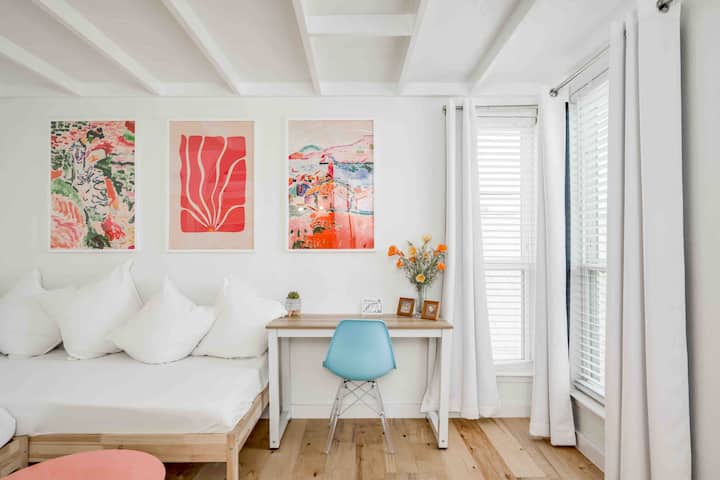 Central Austin Gem | Walk To Campus & Pease Park - Austin, TX