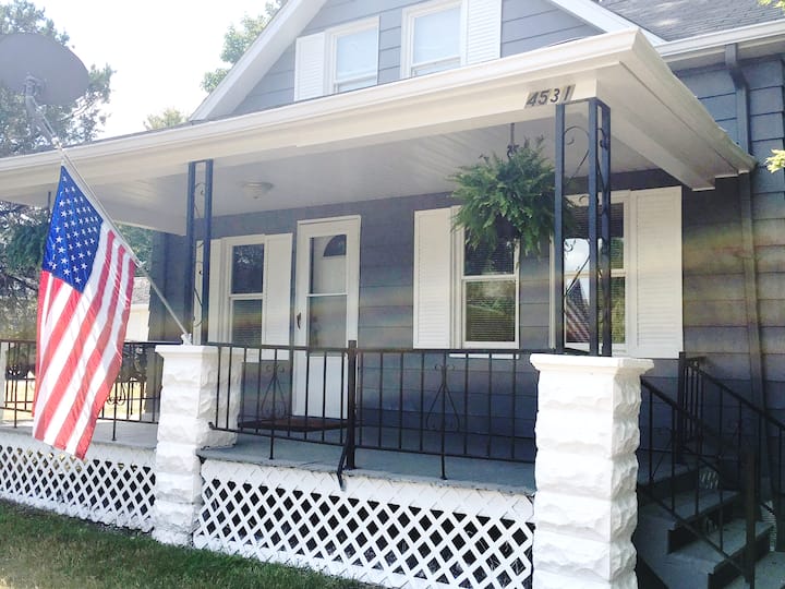 Across From The Beach! Beautiful Neighborhood - Port Huron, MI