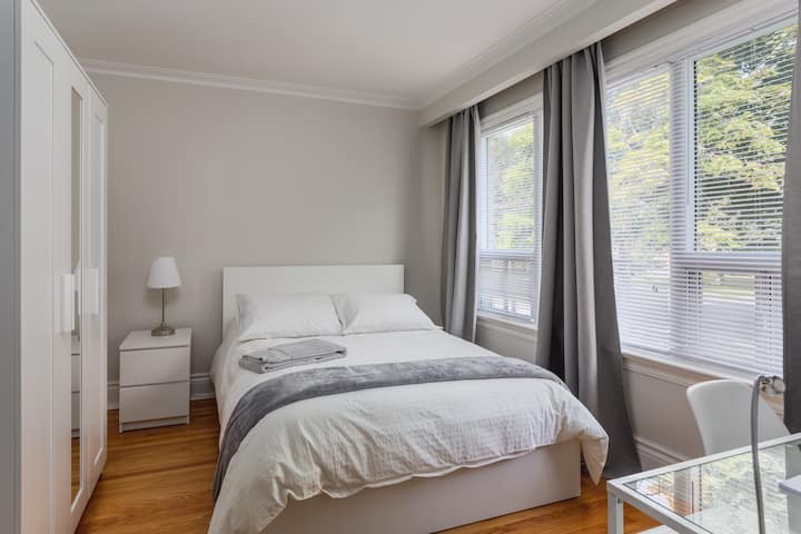 ✨Private Room(d) In Shared House, Subway, Parking✨ - Toronto