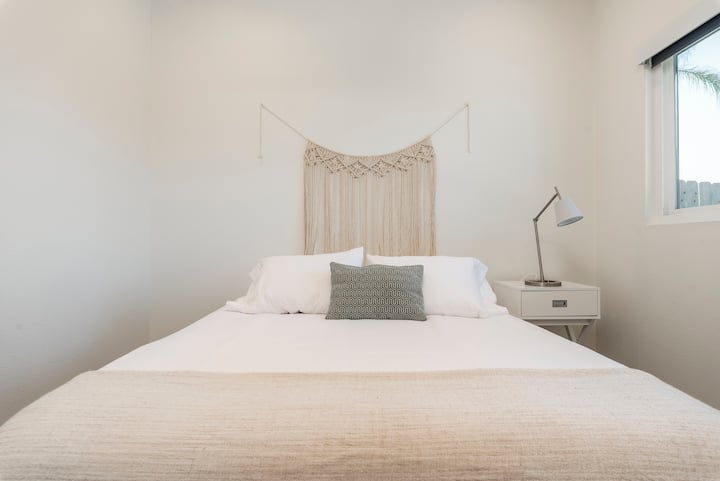 Cozy 1-bedroom Apartment With Lush Backyard - Encinitas, CA