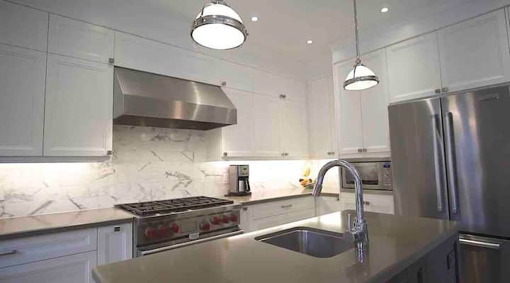 Stunning Home Located In The Heart Of Ledbury Park - Toronto