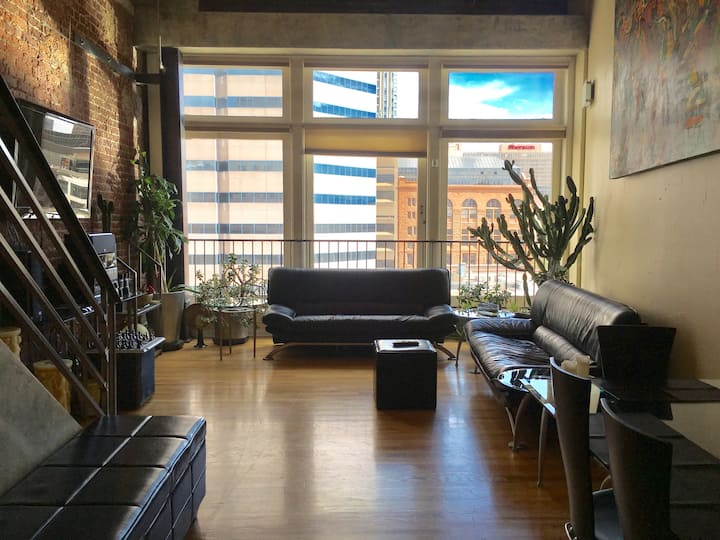 Urban Retreat In Heart Of Convention Center Dist - Denver, CO