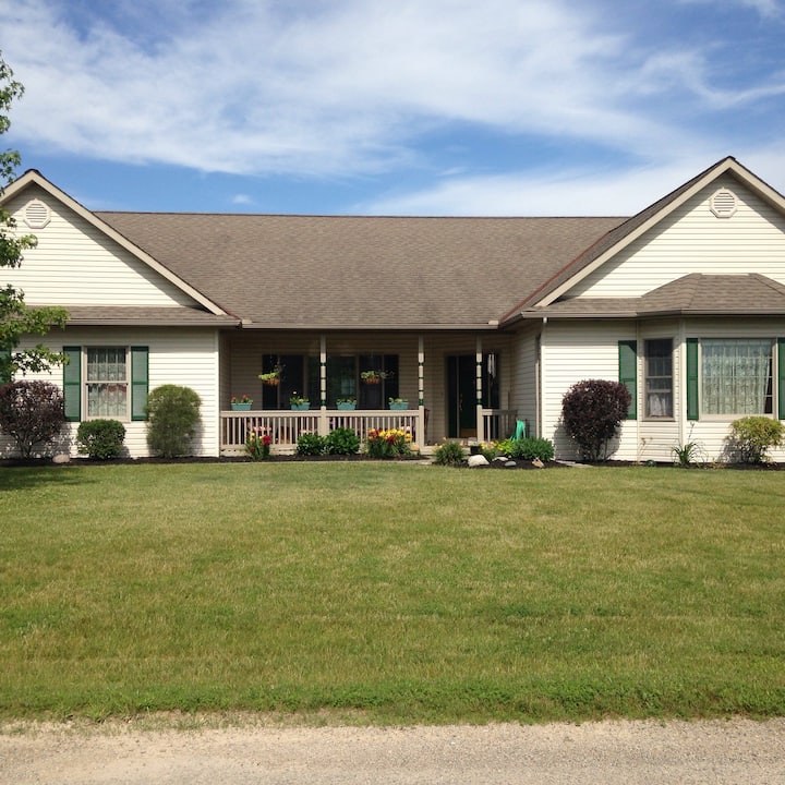 The Ridge Retreat - New Plymouth, OH
