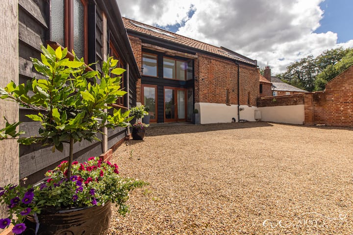 Willow Barn, Luxury Norfolk Broads Holiday Home - Norfolk