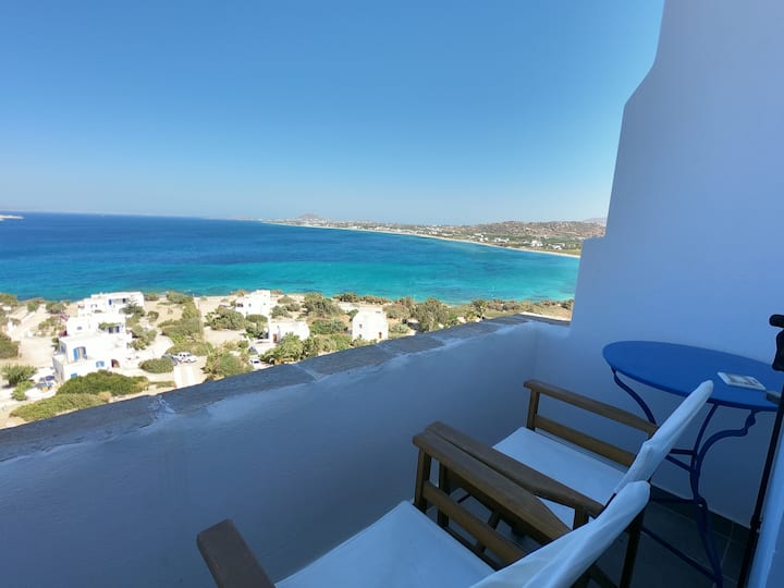 Blue Horizon I - Naxos