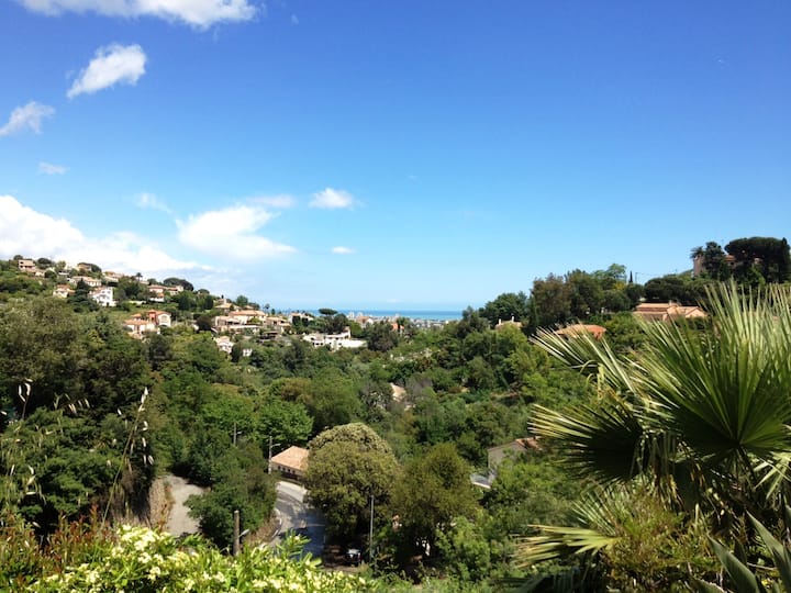 Comme Une Petite Maison à La Mer - Golfe Juan