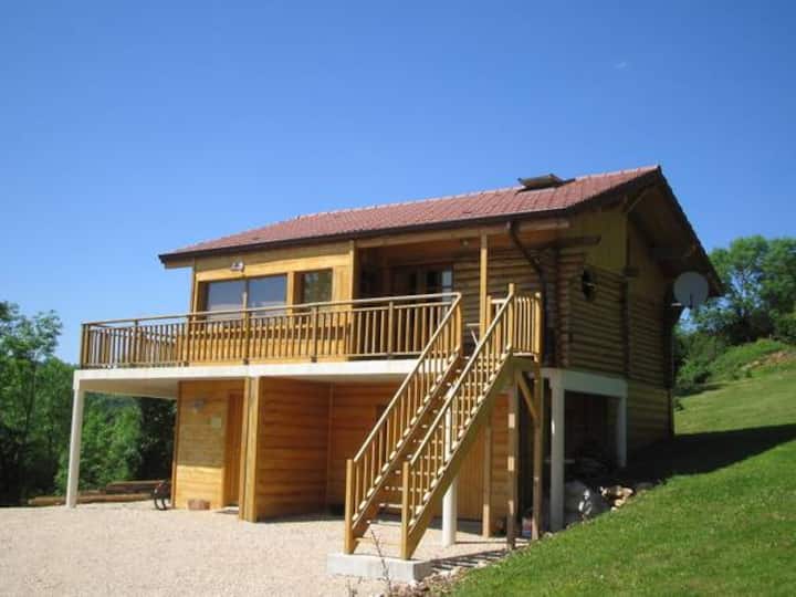 Chalet 65 M2 En Rondin Dans Le Sud Du Jura - Oyonnax