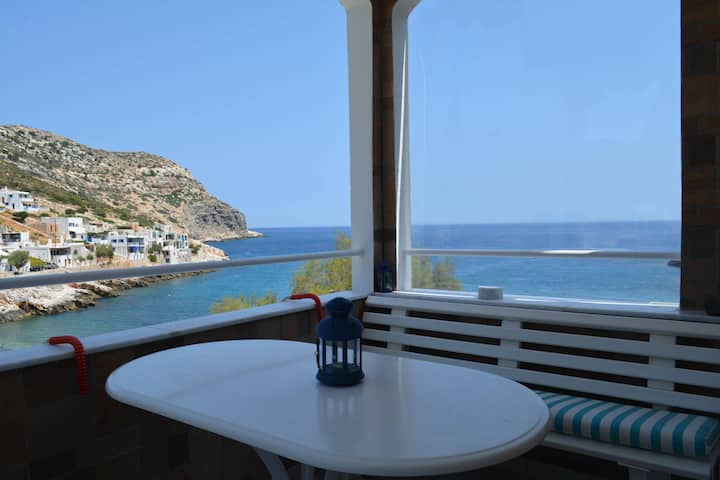 Νάξος Λυώνας  ΘΕΑ  House  20 μέτρα από τό κύμα - Naxos