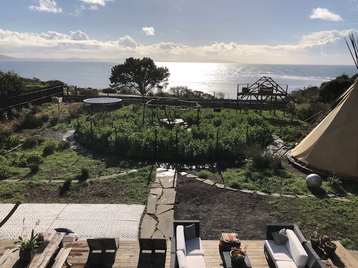Where The Sidewalk Ends - Main House + Spa - Stinson Beach, CA
