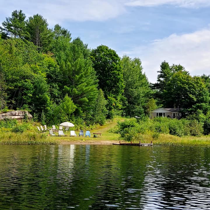 Secluded Lakefront Private Beach W/kayak Fish.boat - Muskoka