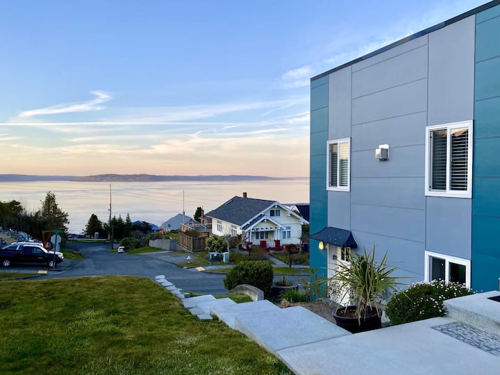 Amazing Bay View In Old Town - Tacoma, WA