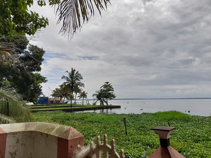 Ted’s:alleppey Lakes
(Only Day Use)
No Night Stay - Alappuzha
