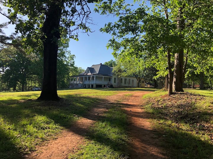 Event Weekend Package- Venue -3 Cabins - 4 Suites - Alabama