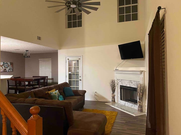 Cozy Corner Town Home! - Lithonia, GA