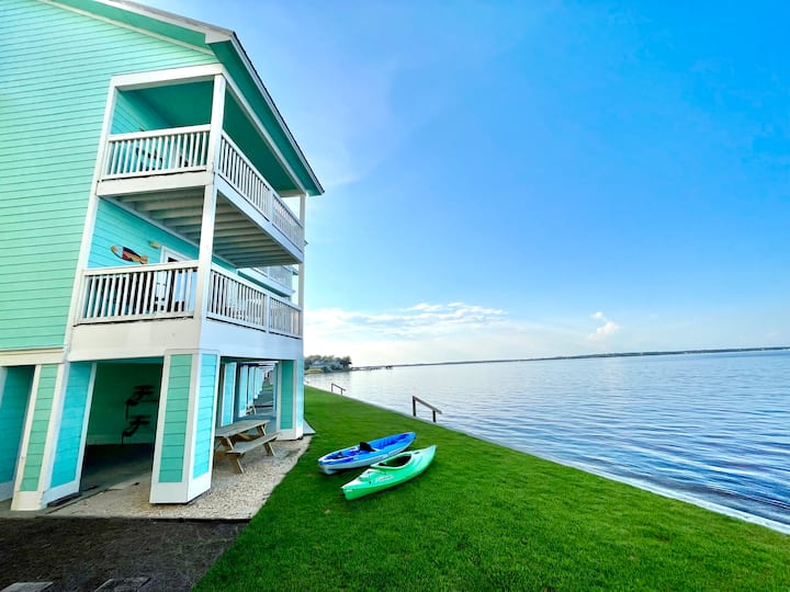 Tiki Hut: Waterfront, Amazing Views, & 2 Kayaks! - Perdido Key, FL