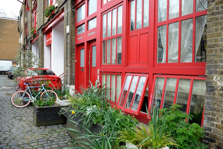 Snug Warehouse Studio - London