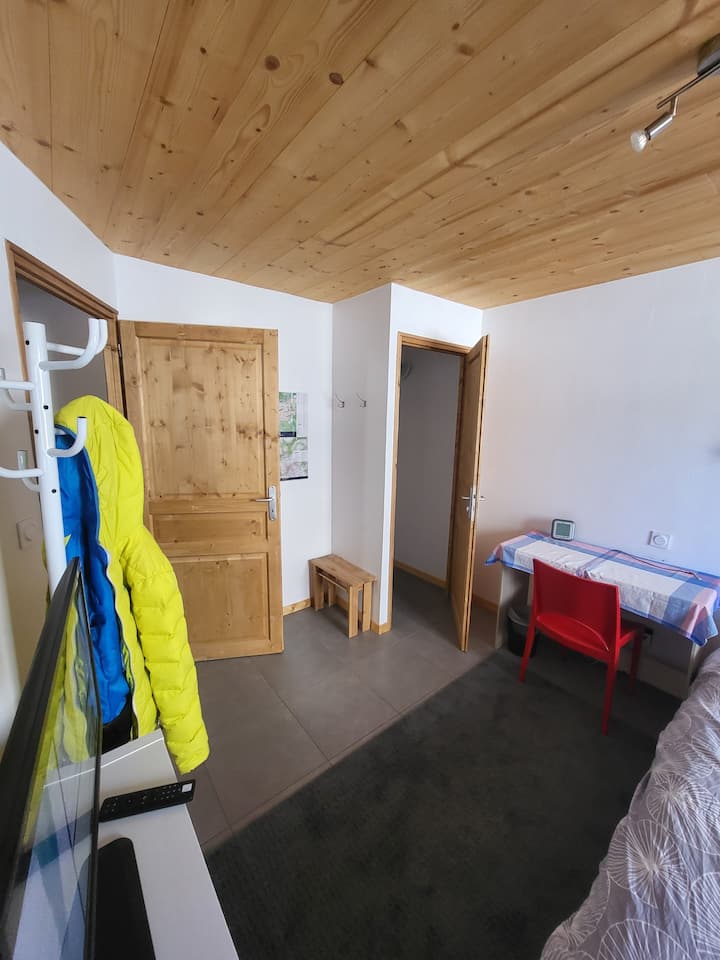 Latour Rdc - 2 Couchages Dans Appartement Neuf - Briançon