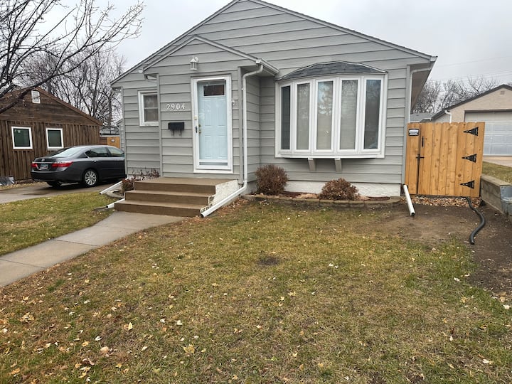 Charming And Cozy 4br 2bath Home - Sioux Falls, SD