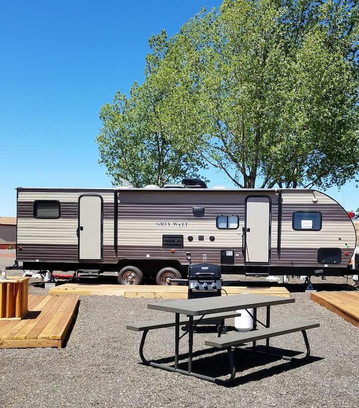 Grand Canyon Camper - Family Glamping Getaway - Williams, AZ