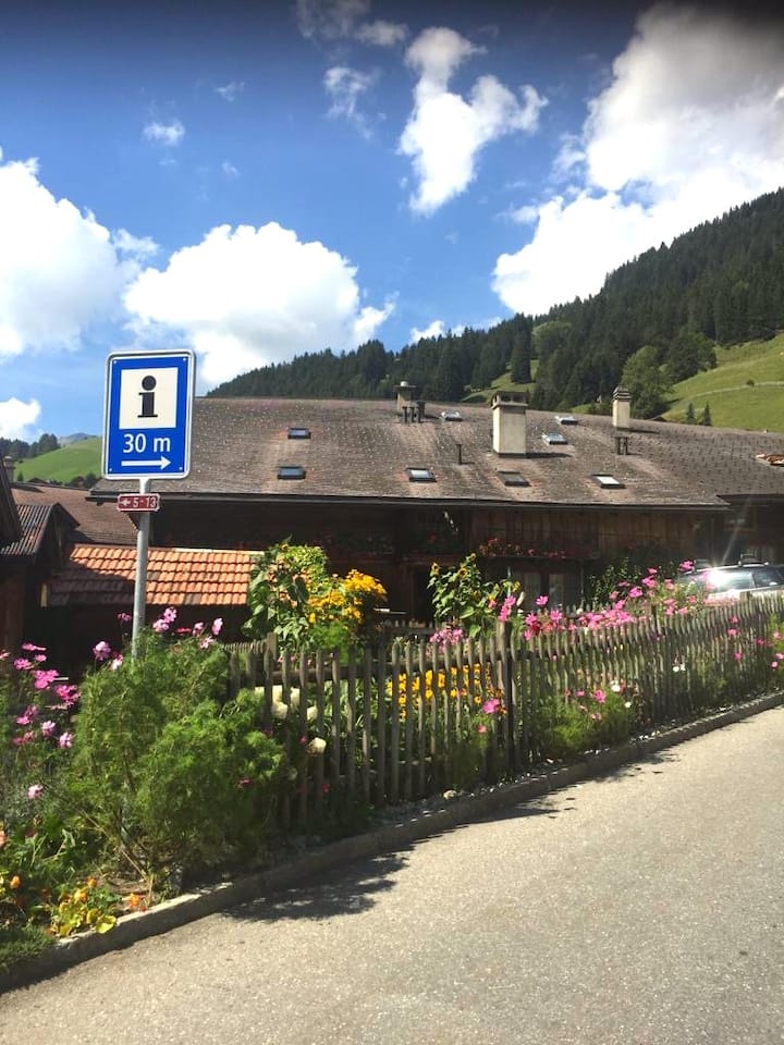 Chalet Ramona, 4 Chambres, 2 Salles De Bains - Saanen