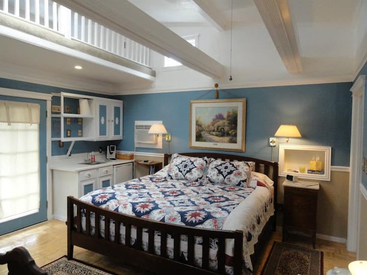 The Pool Cottage At Book Nook Inn Bed & Breakfast - Beaumont, TX