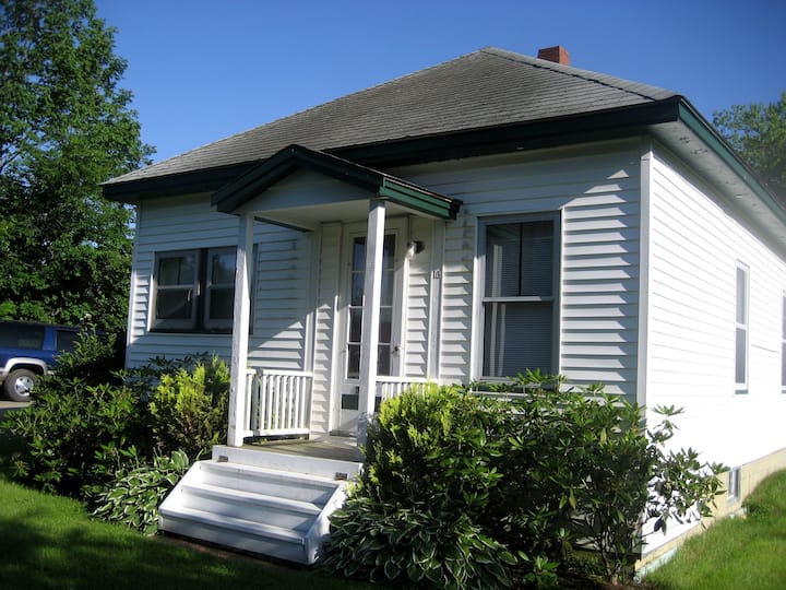 Bungalow Close To Ocean & Downtown. - Camden, ME