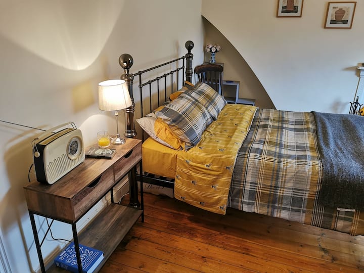 Big Room In Charming Victorian House. - Northampton, UK