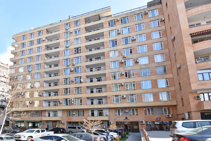 Armenak Apartment No 38, Nalbandyan Street. - Jerewan