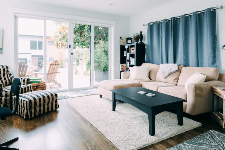 West Seattle-private, Beach View Suite - Seattle, WA
