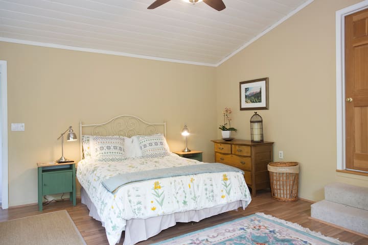 Private Creekside Suite In Fairfax - Novato, CA