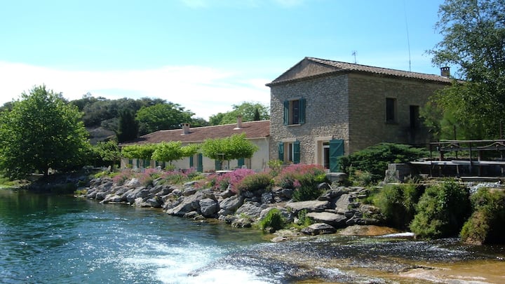 Le Moulin De L'aqueduc, Le Bergeronnette - Fontaine-de-Vaucluse