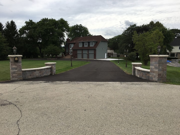 Two Bedrooms One Bath - Barrington, IL