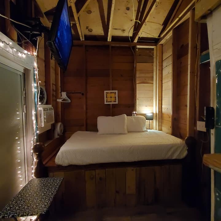 Unique Springhill Studio Has Wi-fi/tv/pickleball - Mobile, AL